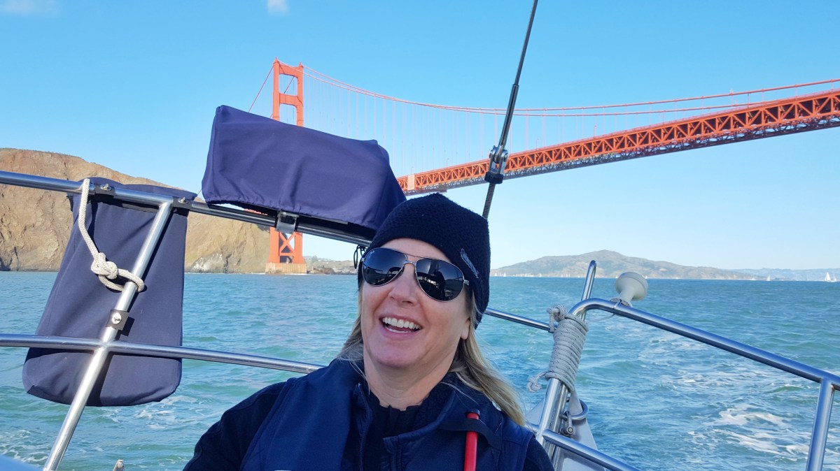 Sarah & David under the Gate – Cruising Logbook